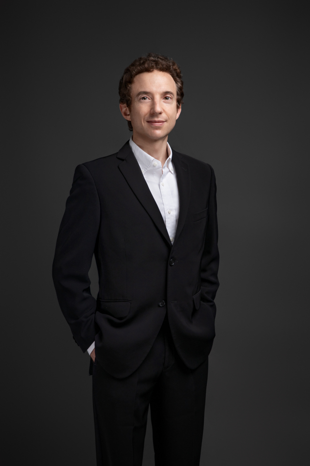 Nathan Schiff（史一飞）